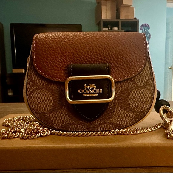 Coach | Bags | Coach Morgan Card Case On A Chain In Blocked Signature ...